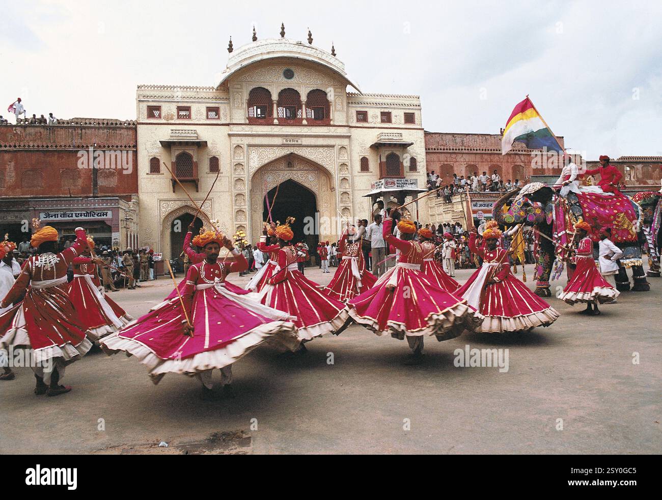 Tripolia gate, jaipur, rajasthan, india, asia Stock Photo - Alamy