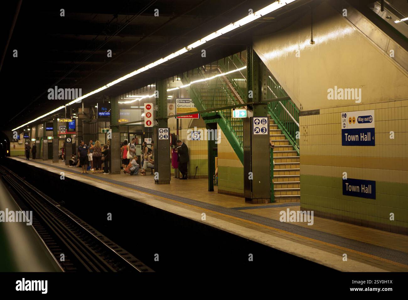 Town hall station sydney platform, australia Stock Photo - Alamy