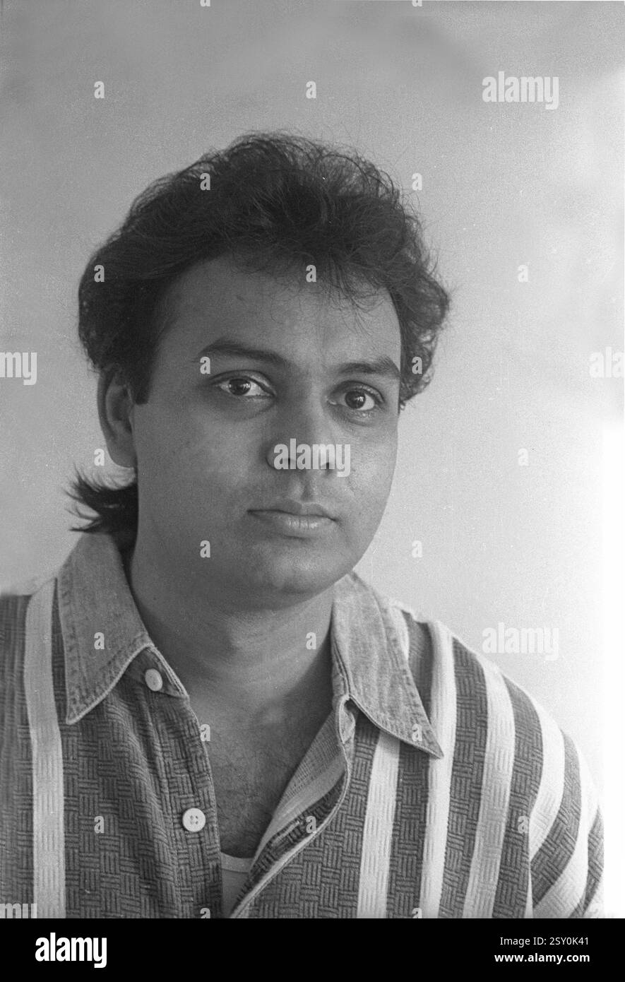 Two people looking in Black and White Stock Photos & Images - Alamy