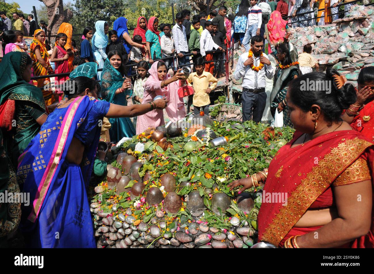 Shivalay hi-res stock photography and images - Alamy