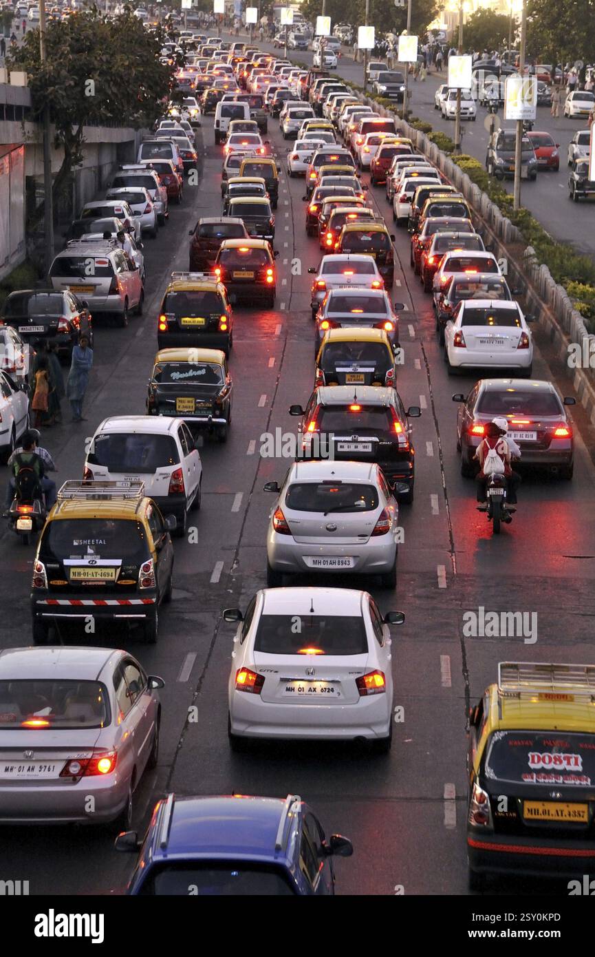 Traffic in Marine Lines at Mumbai Maharashtra India Stock Photo - Alamy