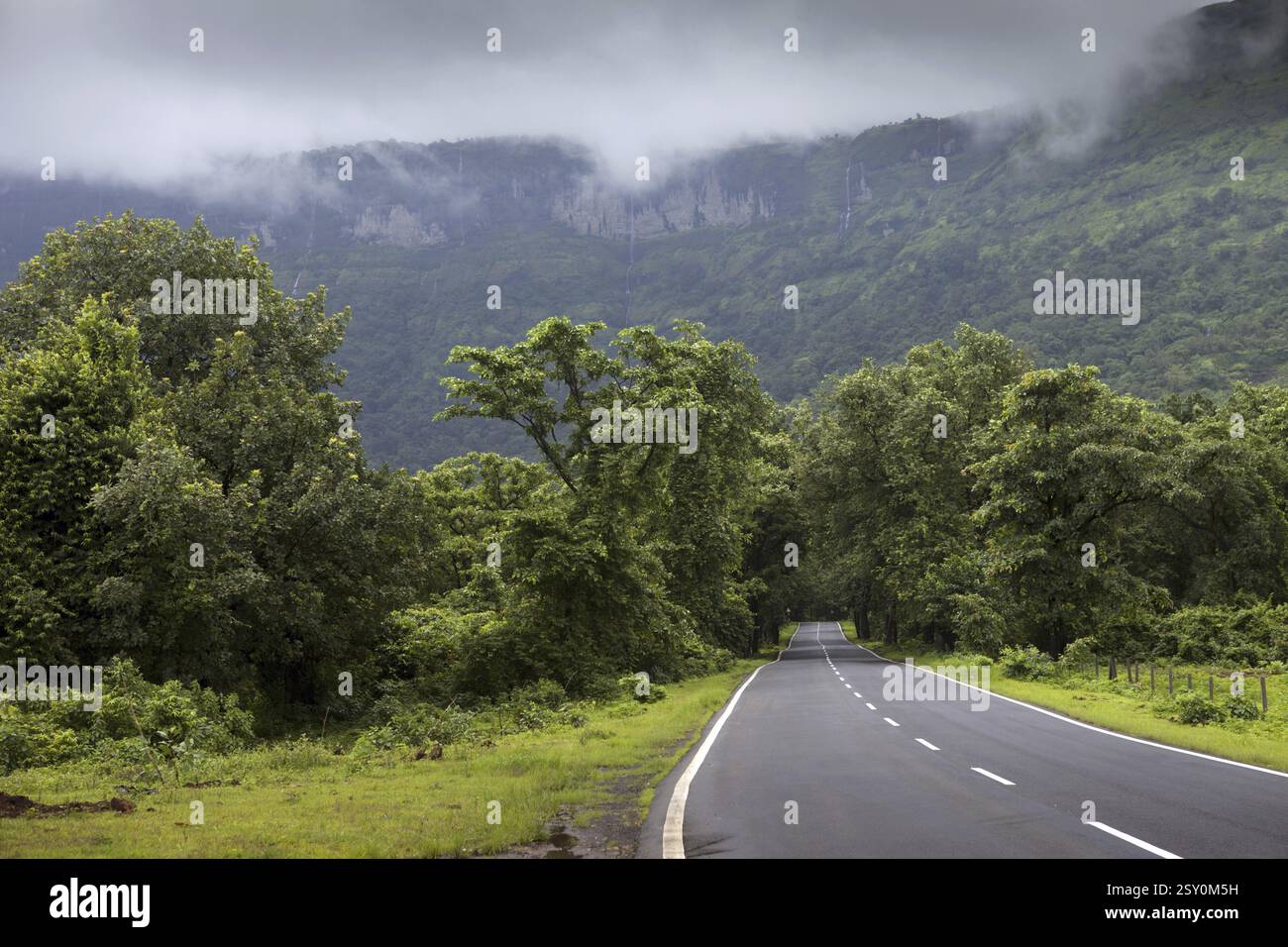Makadam road Malshej Ghat Thane Maharashtra India Asia Stock Photo - Alamy