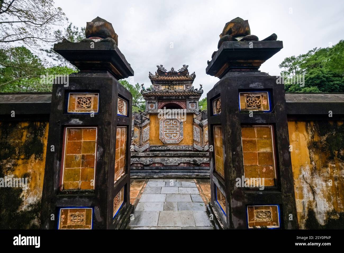 Entrance gate to the tomb of Emperor Tu Duc, Lăng Tự Đức, at Khiem ...