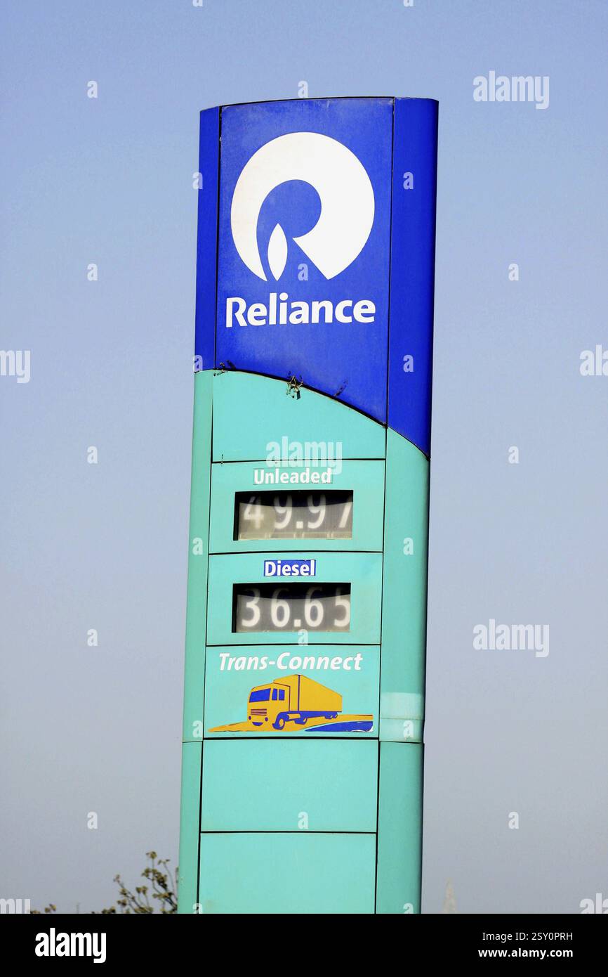 Reliance petrol pump hi-res stock photography and images - Alamy