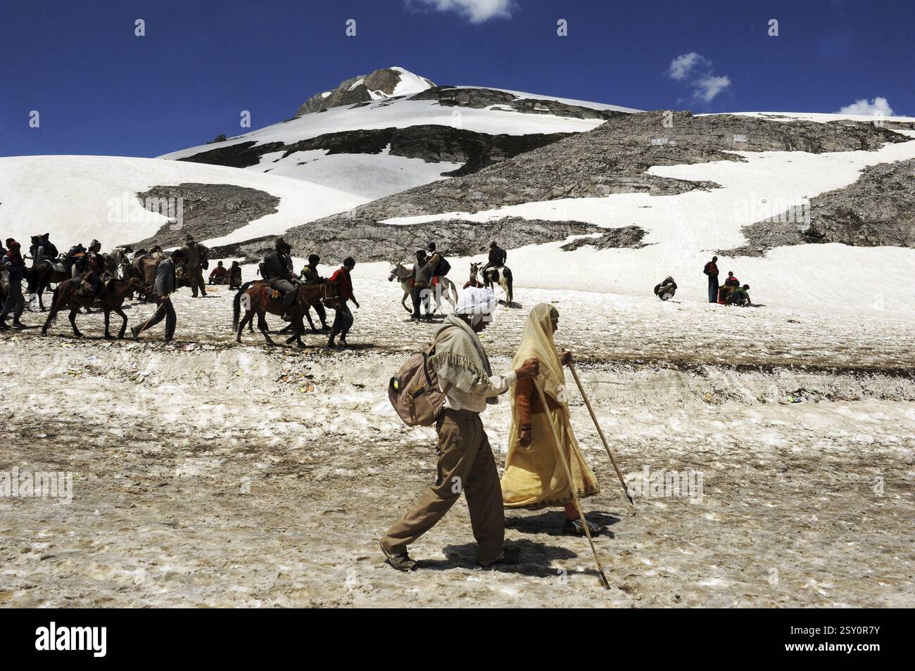 Pilgrim mahagunas pass to ganesh top, amarnath yatra, Jammu Kashmir ...