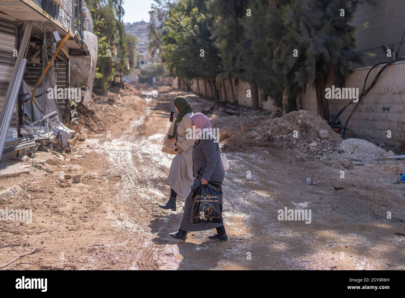 Qabatiya, Palestinian Territories. 26th Feb, 2025. Palestinian women ...