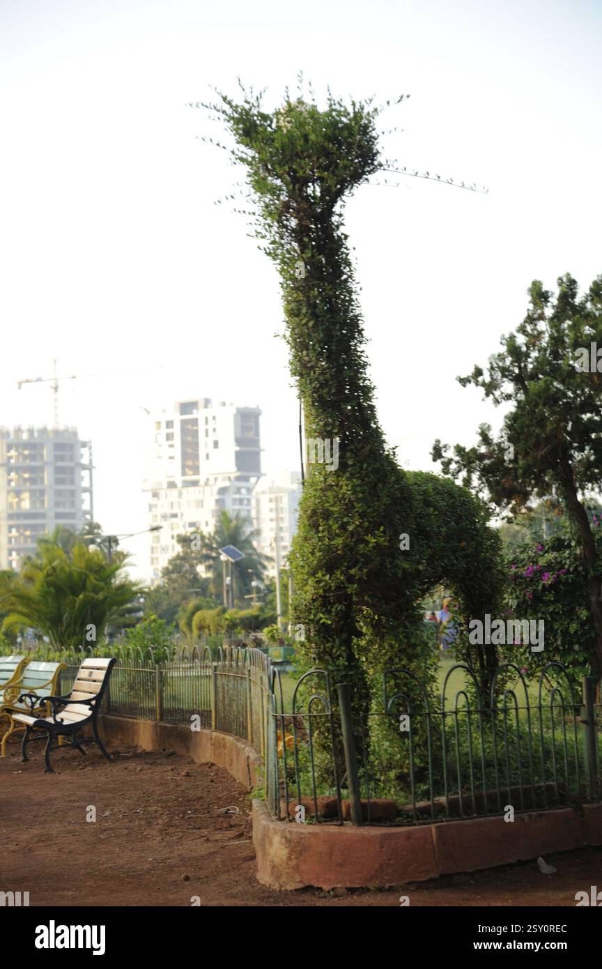 Giraffe made of green leaves hanging garden, mumbai, maharashtra, India ...