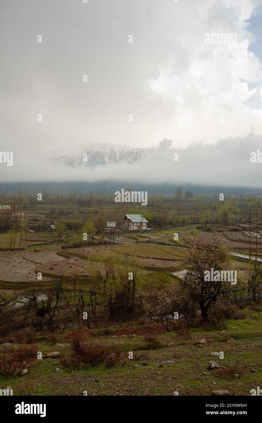 Kashmir, India Pakistan town and country Stock Photo - Alamy