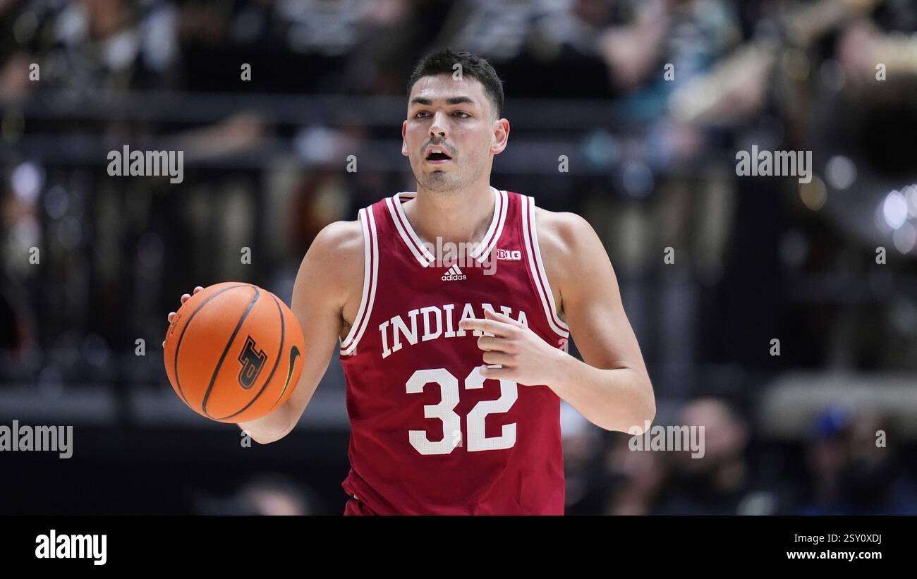 Indiana guard Trey Galloway (32) plays against Purdue during the first ...