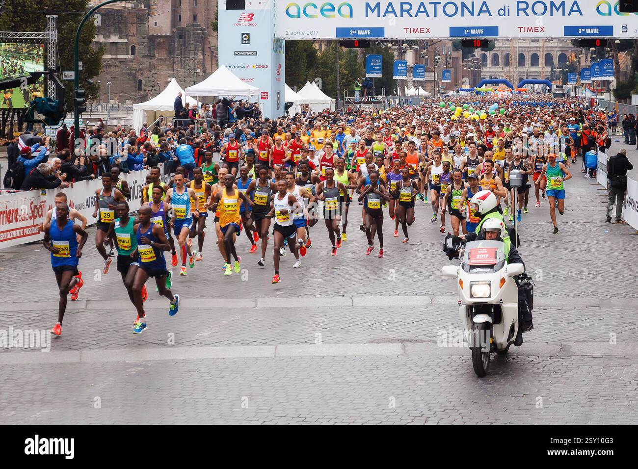 The departure of the marathon athletes Rome, Italy - April 2, 2017: the ...
