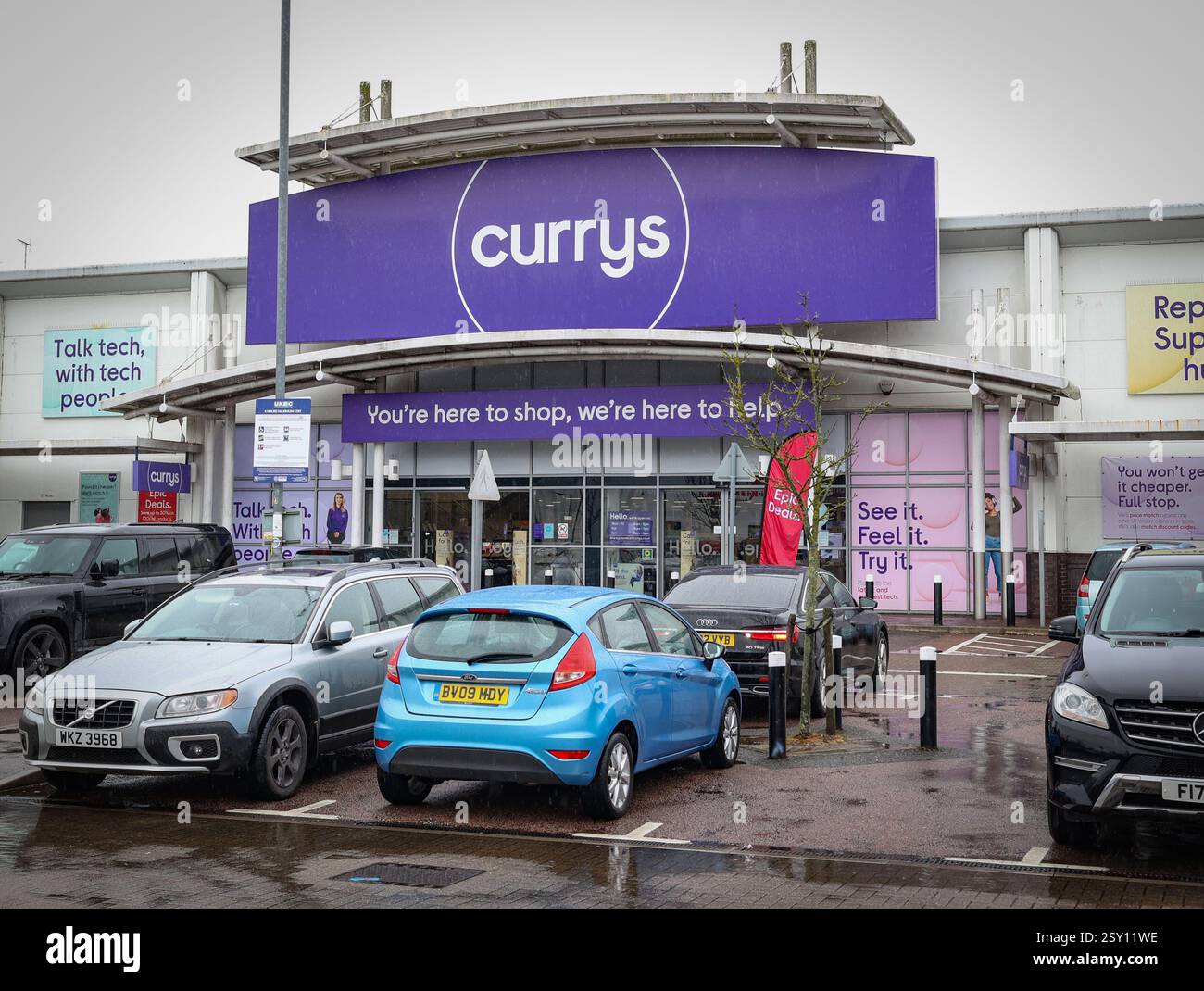 Currys electronics superstore in Century Retail Park, Watford, England ...