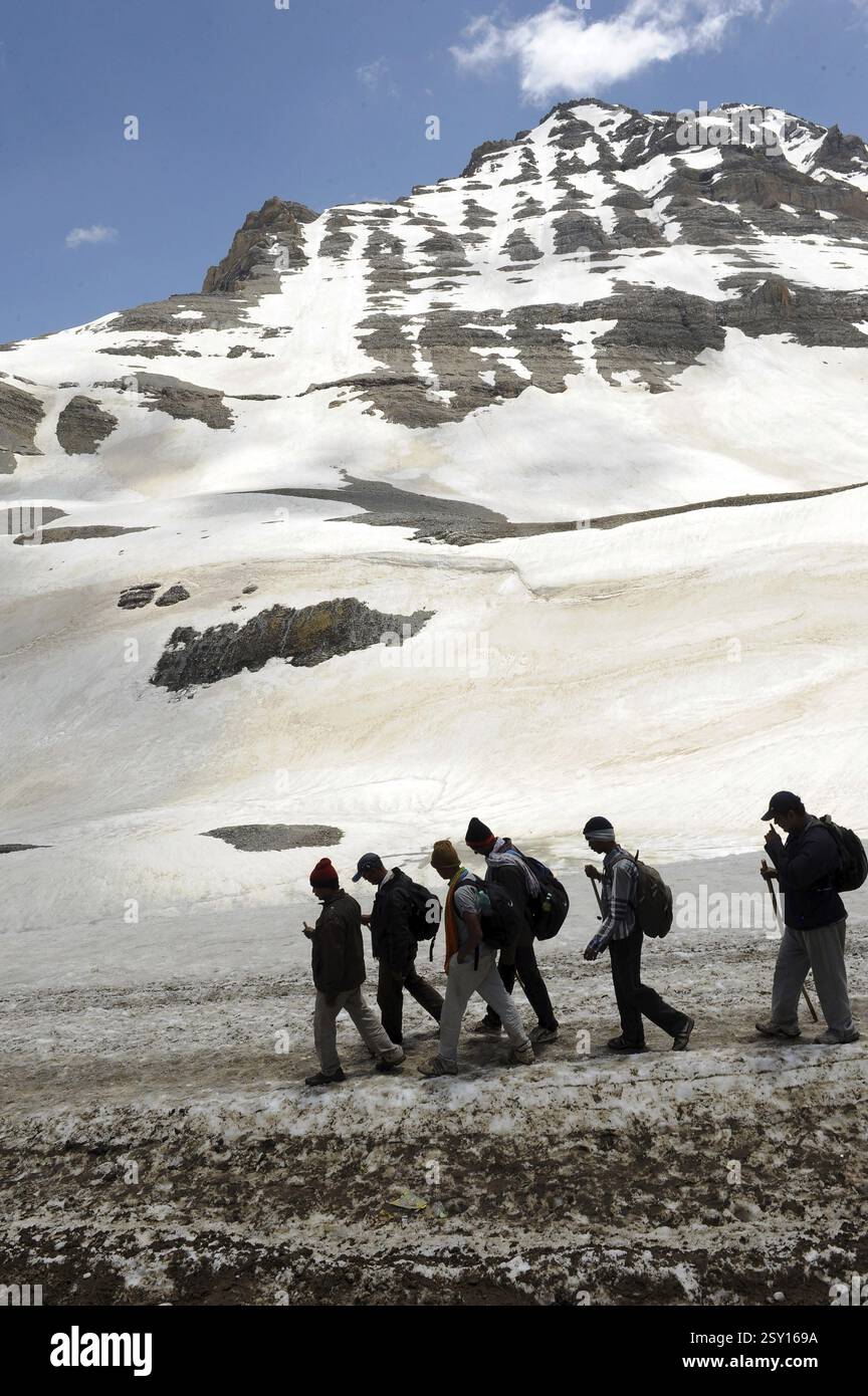Pilgrim mahagunas pass to ganesh top, amarnath yatra, Jammu Kashmir ...