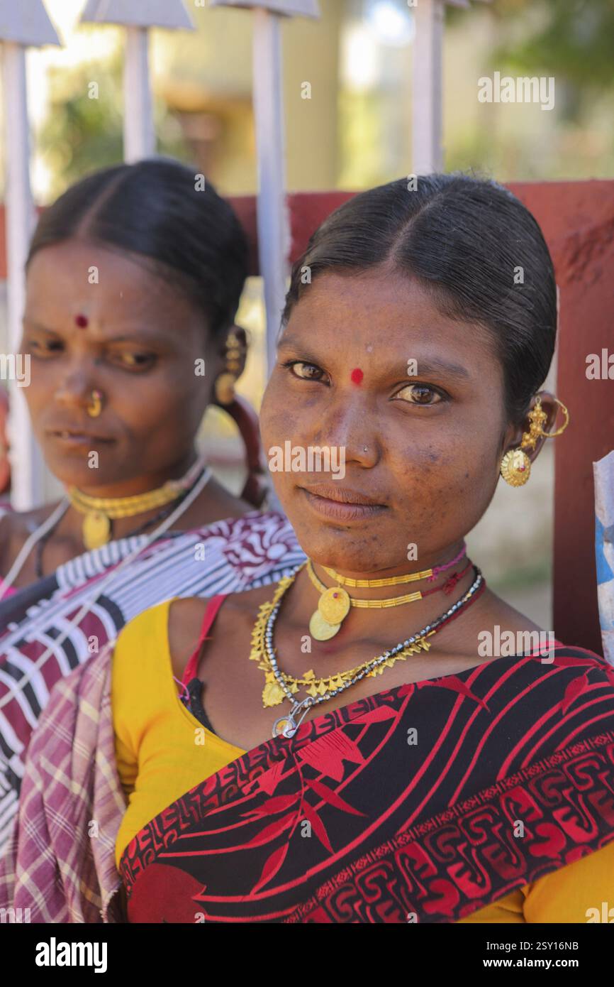 Tribal woman at haat weekly bazaar, bastar, chhattisgarh, india, asia ...