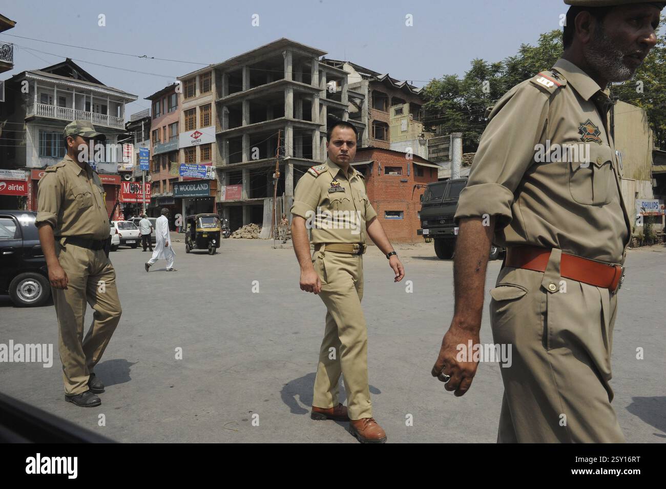 Police constable, Srinagar, jammu Kashmir, india, asia Stock Photo - Alamy