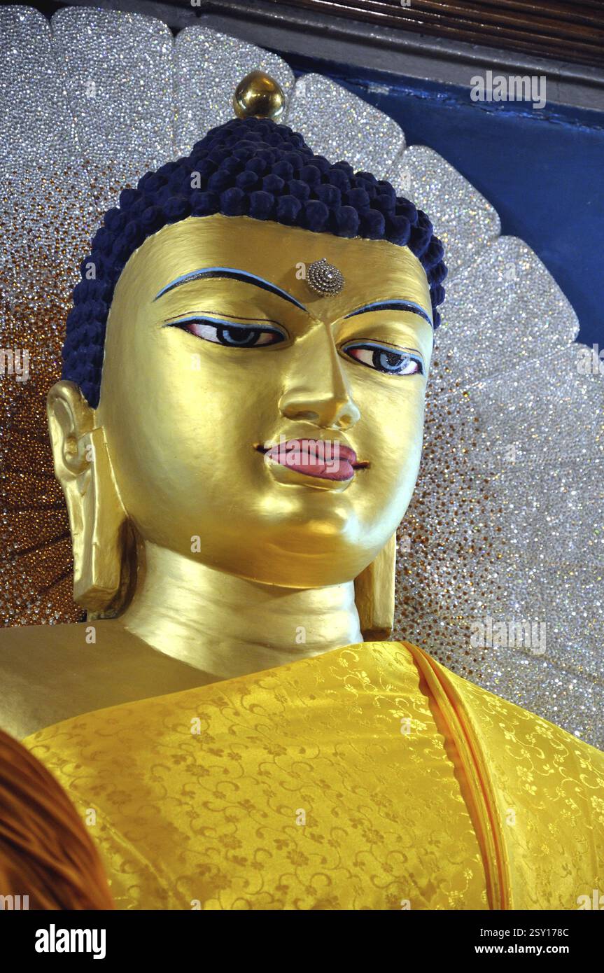 Buddha idol in bodhgaya temple, Bihar, India, Asia Stock Photo - Alamy