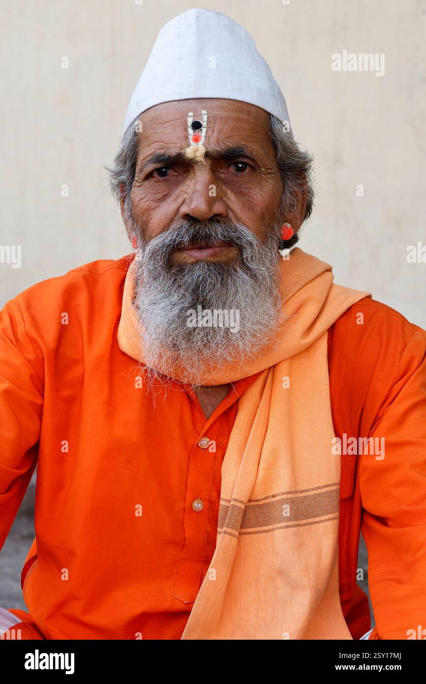 Portrait of a hindu man in Sholapur, Maharashtra, India Stock Photo - Alamy
