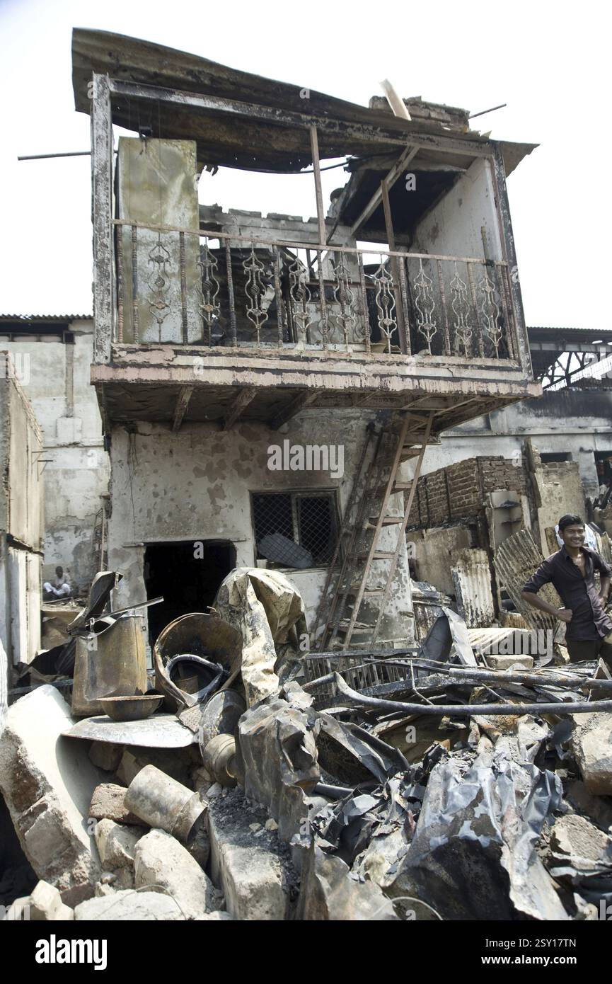 Slum fire bandra mumbai Maharashtra India Asia Stock Photo - Alamy