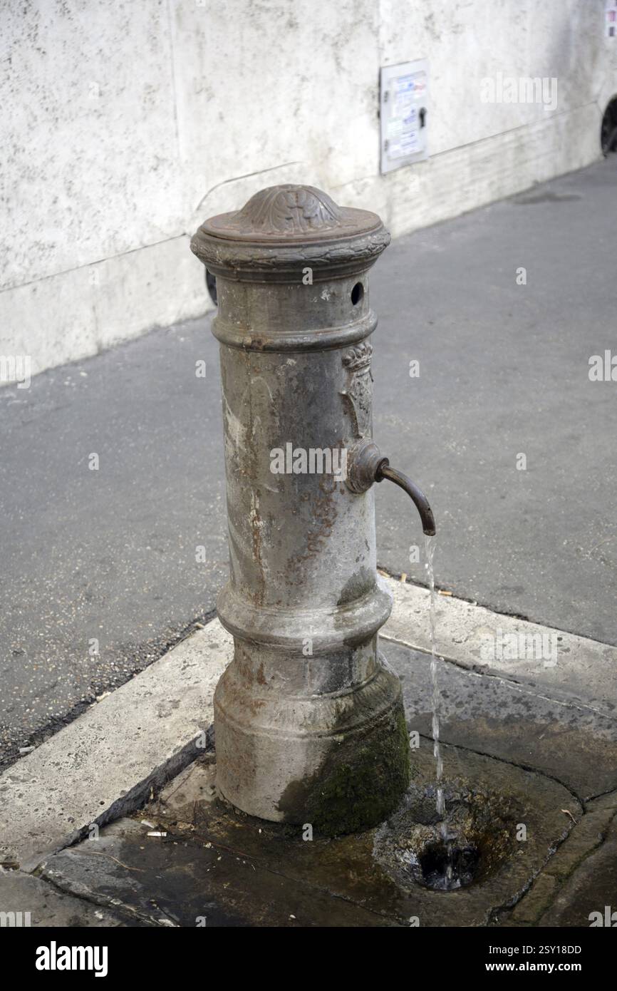 Drinking water fountain nasoni in Rome Europe Stock Photo - Alamy