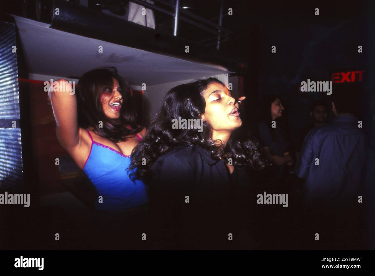 Indian movie dance hi-res stock photography and images - Alamy