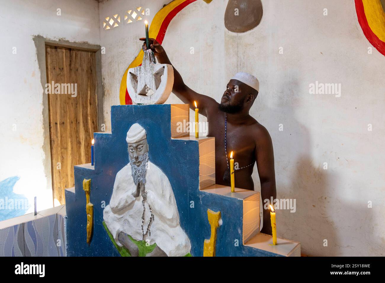 Thron oder Kolanuss Vodun. 11.01.2025, BEN, Benin, Atlantic, Tori ...