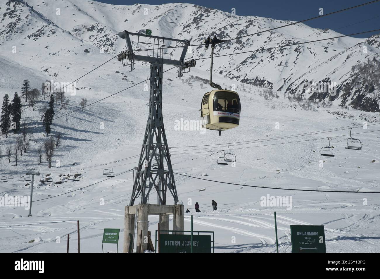 Gondola cable car, gulmarg, kashmir, india, asia Stock Photo - Alamy