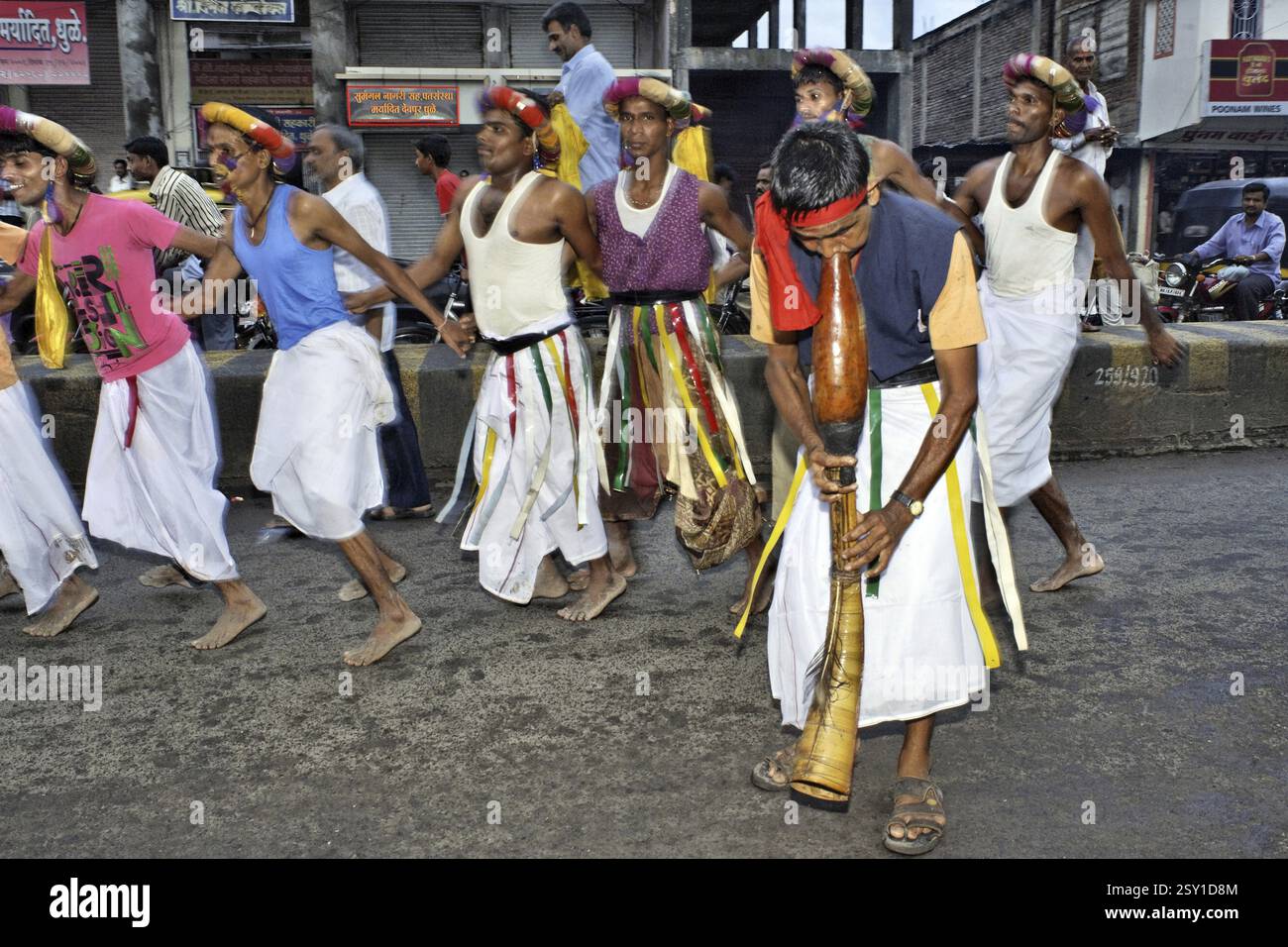 Tribal dance, swaminarayan murti shobha yatra, dhulia, maharashtra ...