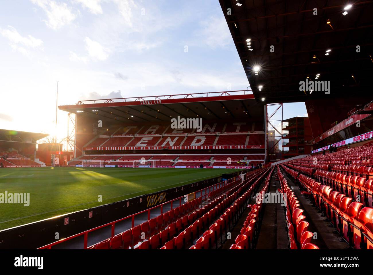 The City Ground, Nottingham, UK. 26th Feb, 2025. Premier League ...
