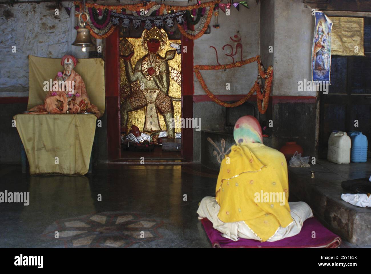 Single apse temple hi-res stock photography and images - Alamy