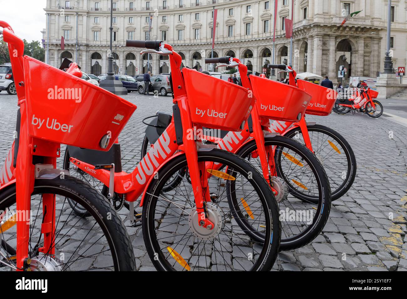 Uber Jump, the electrically assisted bike-sharing Rome, Italy ...