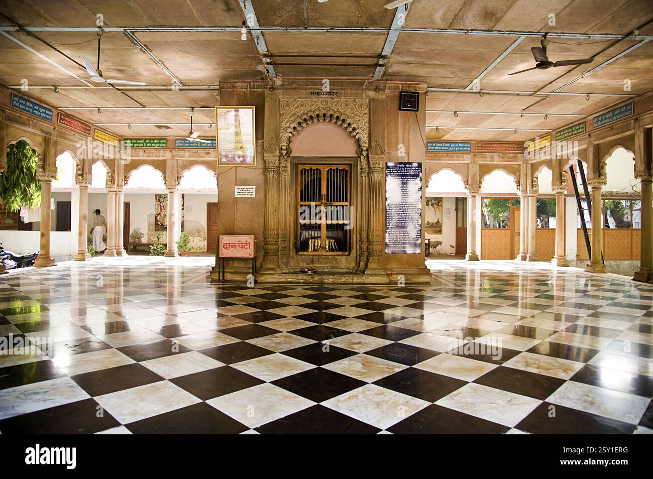 Samadhi mandir in kabir math, varanasi, uttar pradesh, Asia, India ...