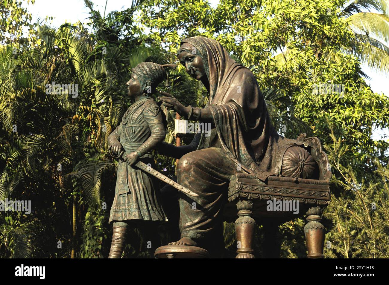 Jijabai and shivaji maharaj statue, victoria garden, mumbai ...