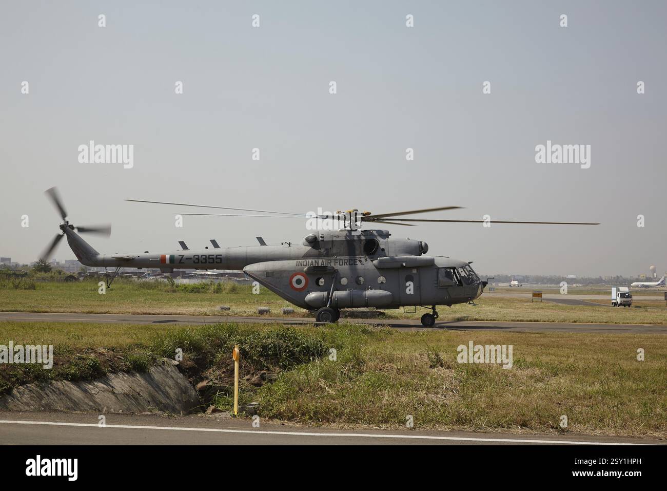 IAF Mi 8, Mi 17 IV helicopter Stock Photo - Alamy