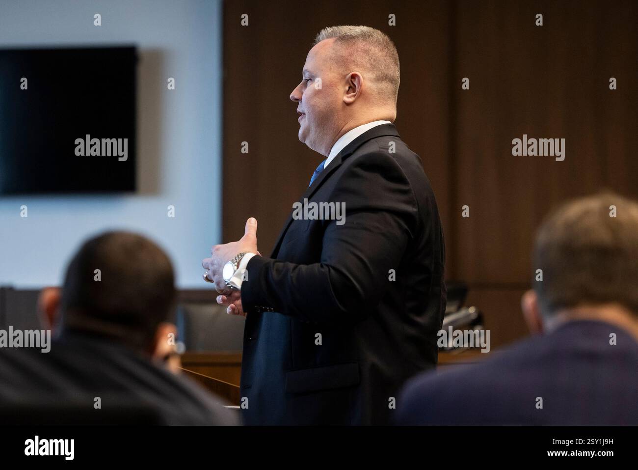 Lake County Assistant State's Attorney Eric Kalata questions a ...