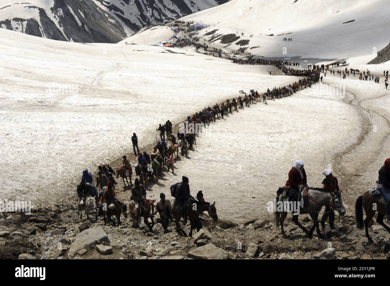 Pilgrim mahagunas pass to ganesh top, amarnath yatra, Jammu Kashmir ...