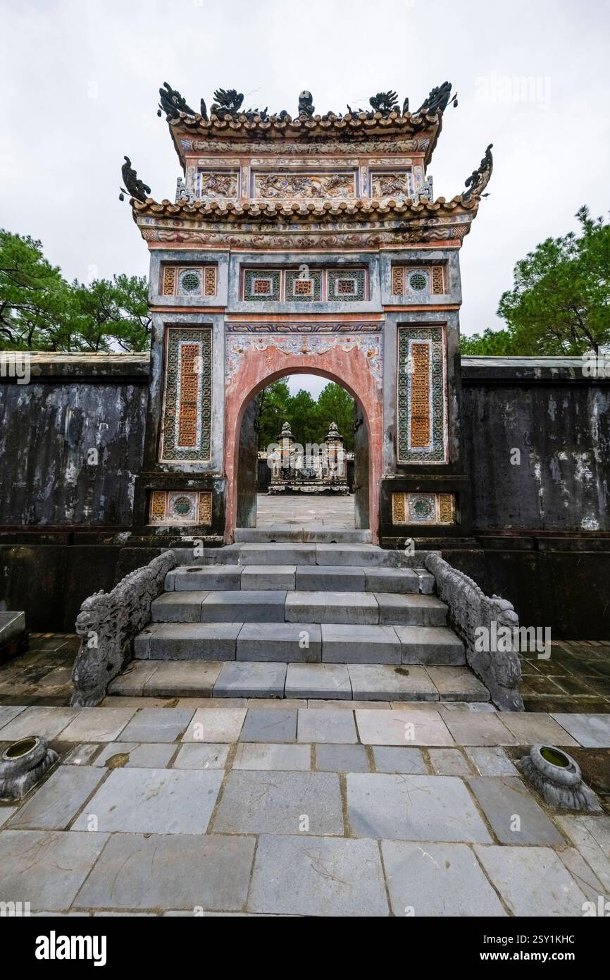 Entrance gate to the tomb of Emperor Tu Duc, LÄƒng Tá Äá c, at Khiem ...