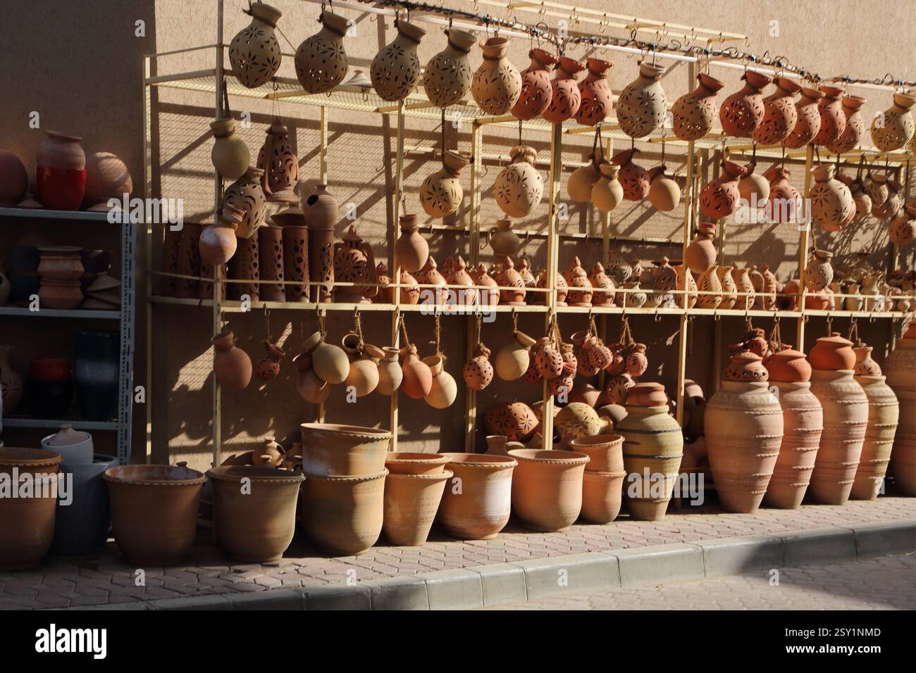 Omani Pots being Sold at Nizwa Market (Souk) Oman Stock Photo - Alamy