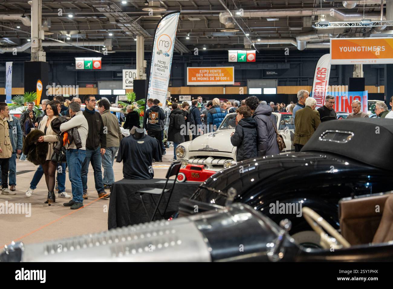 Classic car enthusiasts gather at vibrant automotive exhibition in ...