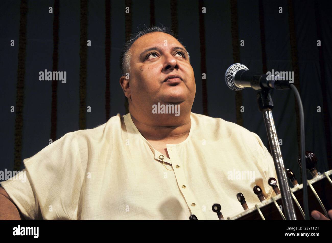 Classical Indian Musician Sitar Player Ustad Shujaat Khan Mumbai ...