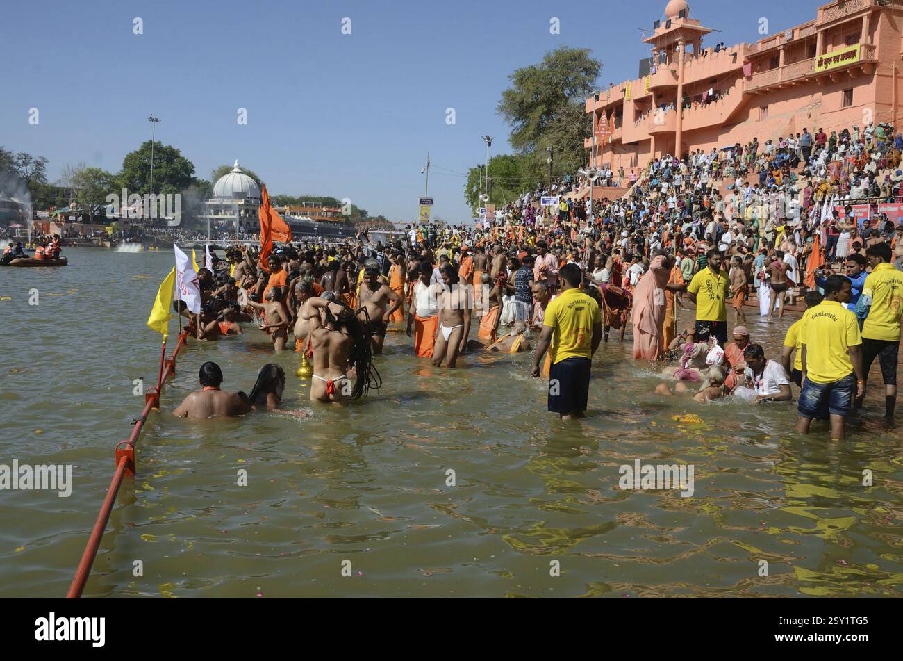 Naga sadhu bathing in shipra river, kumbh mela, Ujjain, Madhya pradesh ...