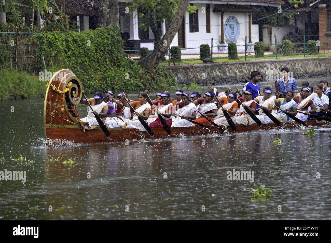 Snake boats Racing in Punnamada Lake at Alleppey Kerala India Stock ...