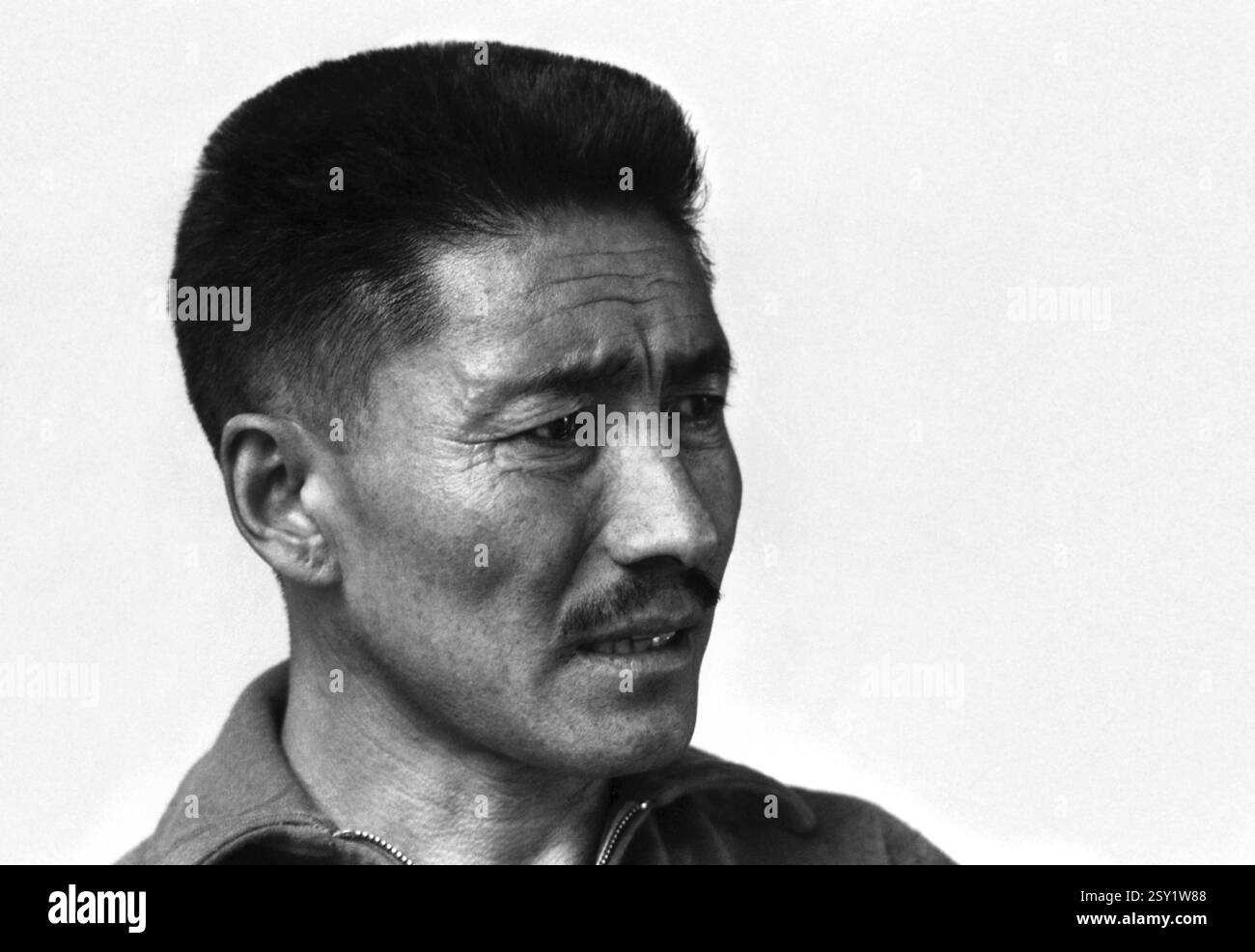 Sherpa tenzing hi-res stock photography and images - Alamy