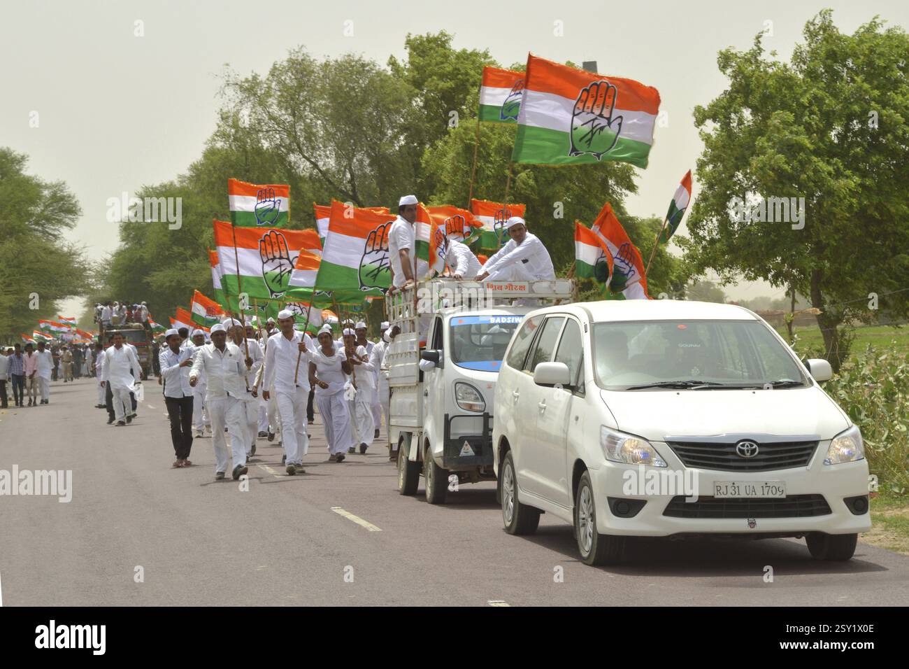 Rahul gandhi full hi-res stock photography and images - Alamy