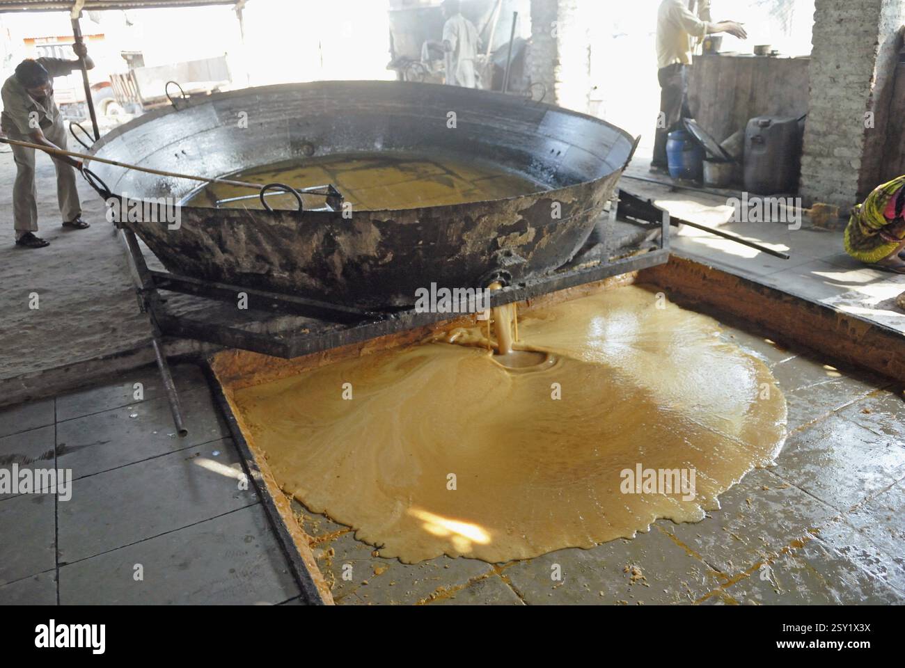 Making of Jaggery, Kolhapur, Maharashtra, India, Asia Stock Photo - Alamy