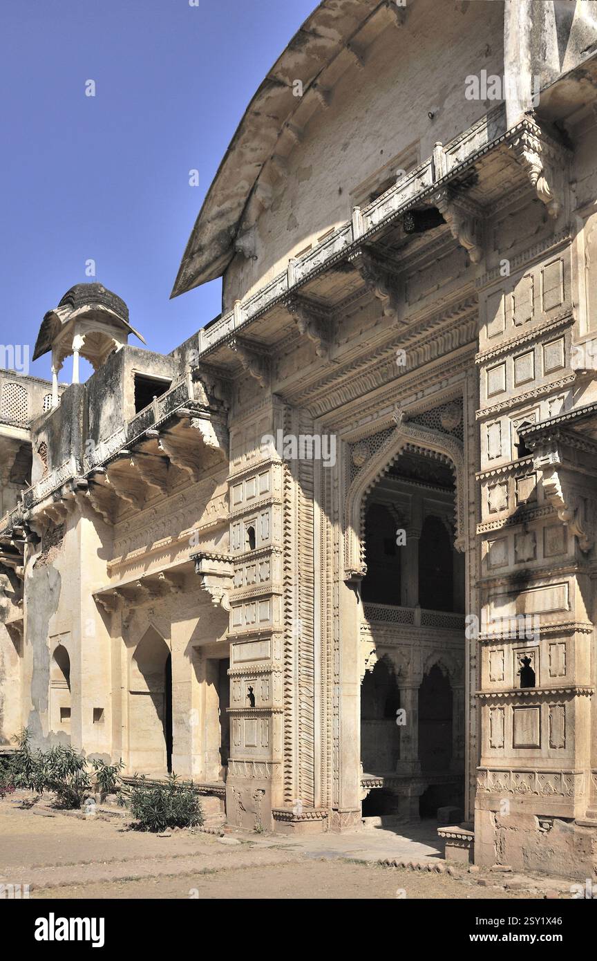Elephant gate of chhatra mahal bundi palace rajasthan india Asia Stock ...