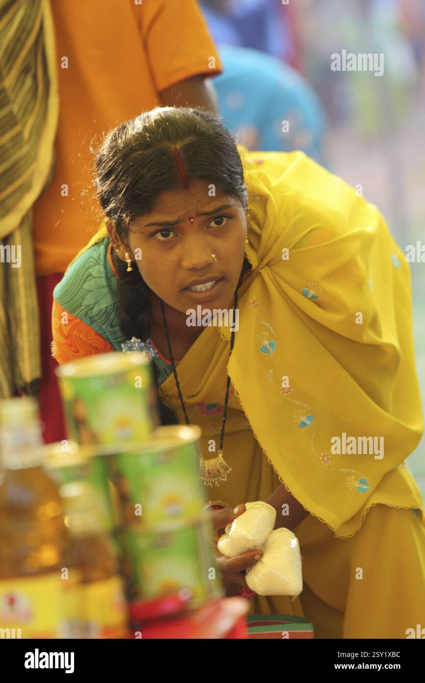 Tribal woman at haat weekly bazaar, bastar, chhattisgarh, india, asia ...