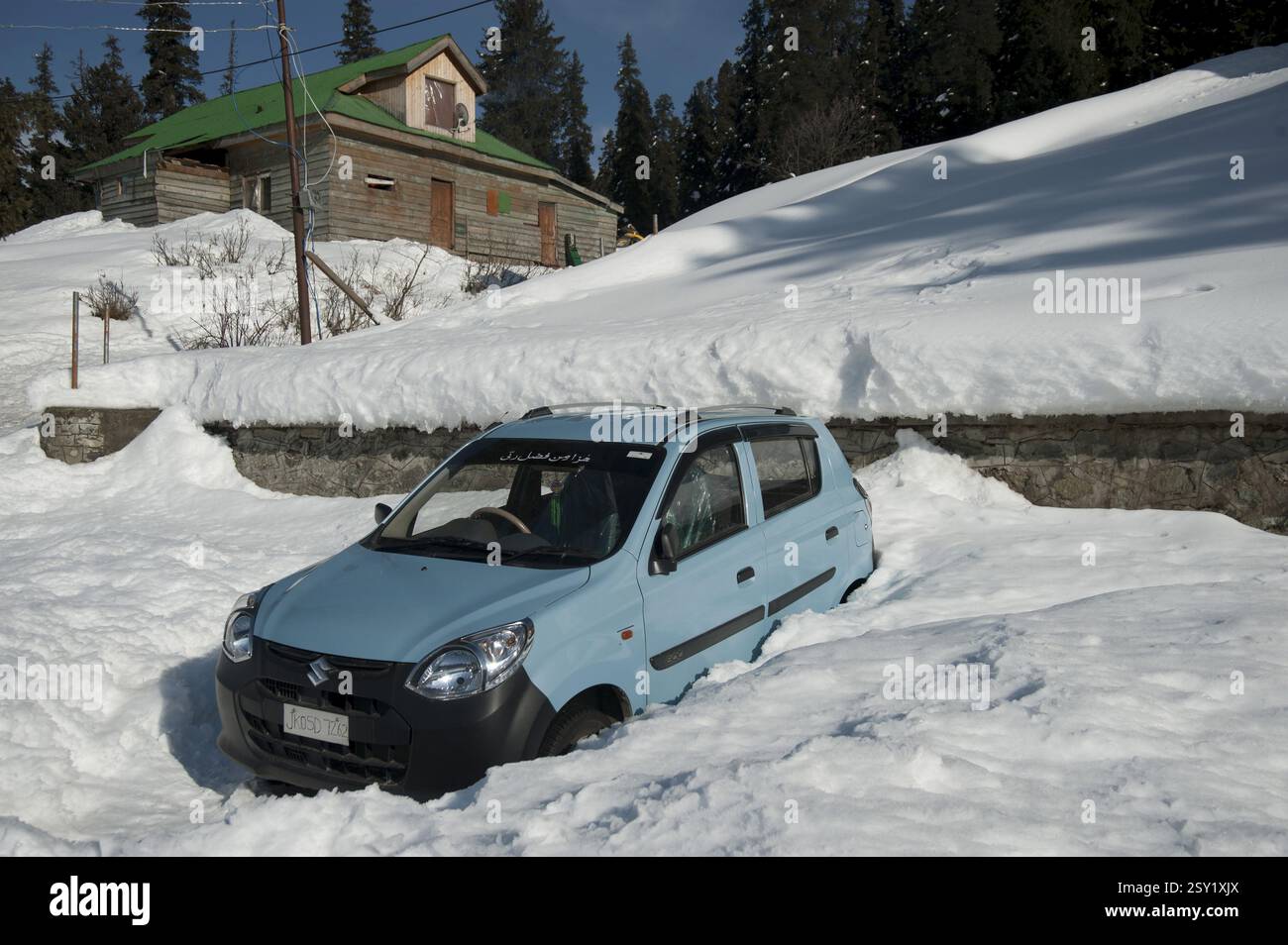 Car stuck in snow covered road, gulmarg, kashmir, india, asia Stock ...