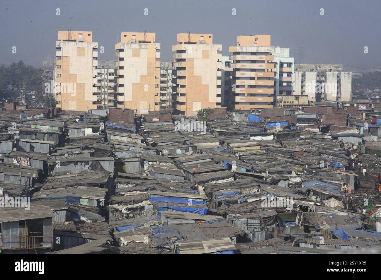 Aerial view of Mankhurd Slums at Mumbai India Stock Photo - Alamy