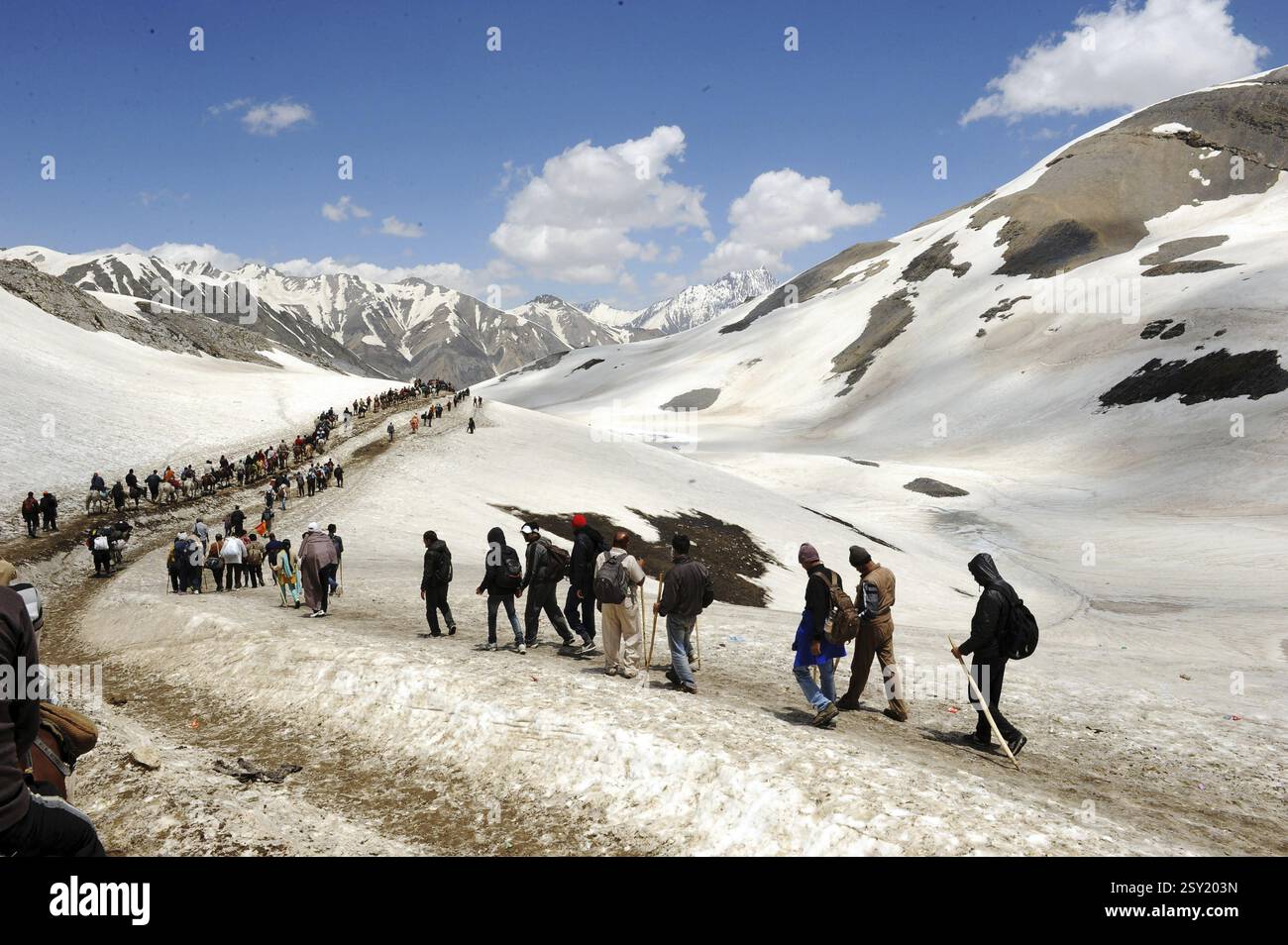 Pilgrim mahagunas pass to ganesh top, amarnath yatra, Jammu Kashmir ...