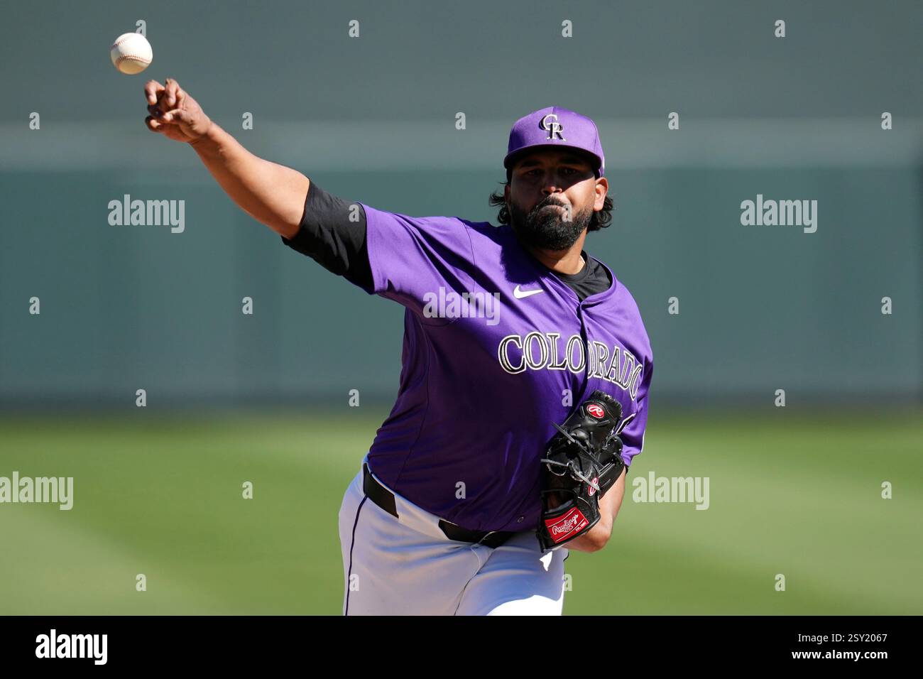 Colorado Rockies pitcher Germán Márquez warms up during the second ...