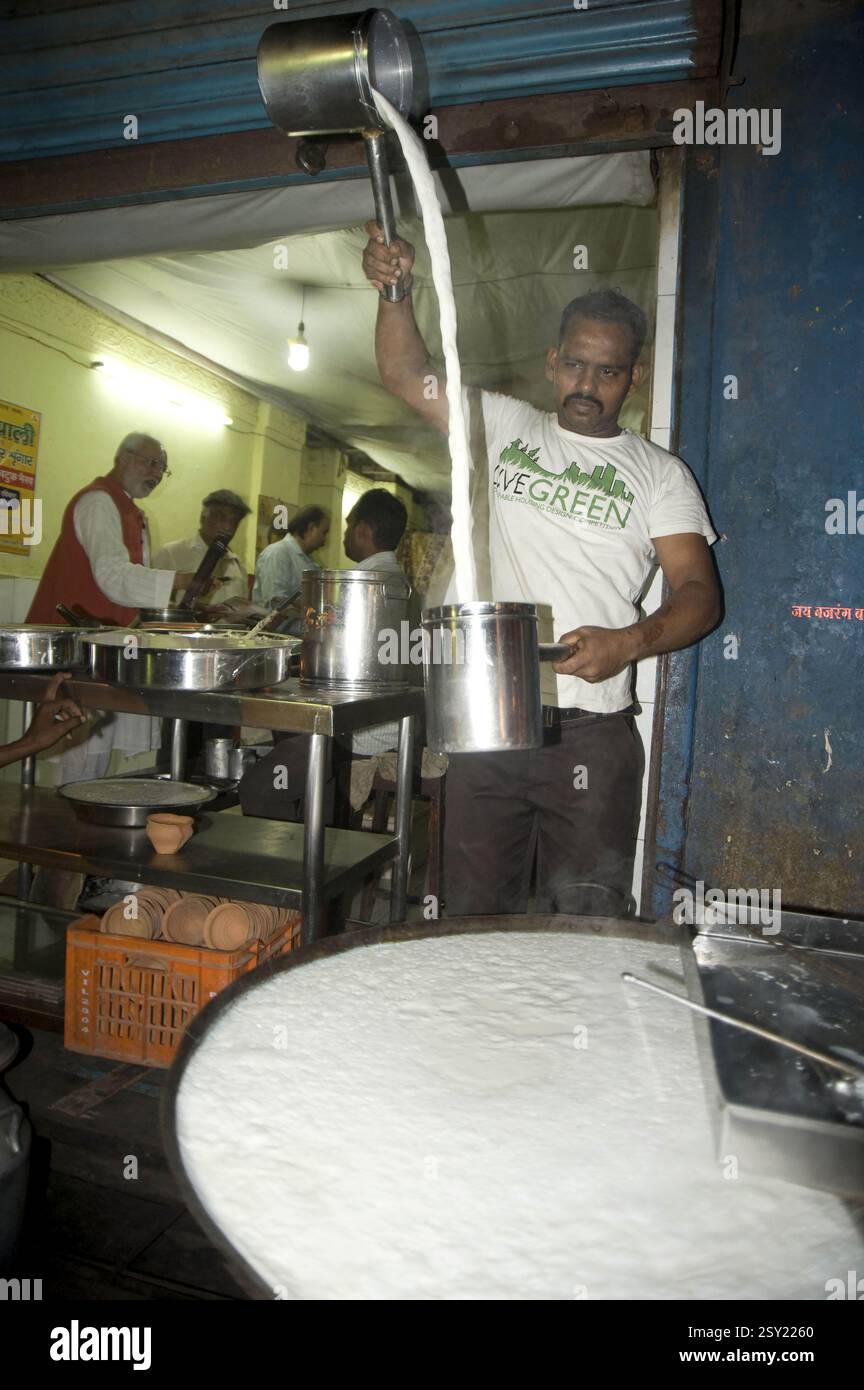 Milk shop, varanasi, uttar pradesh, india, asia Stock Photo - Alamy